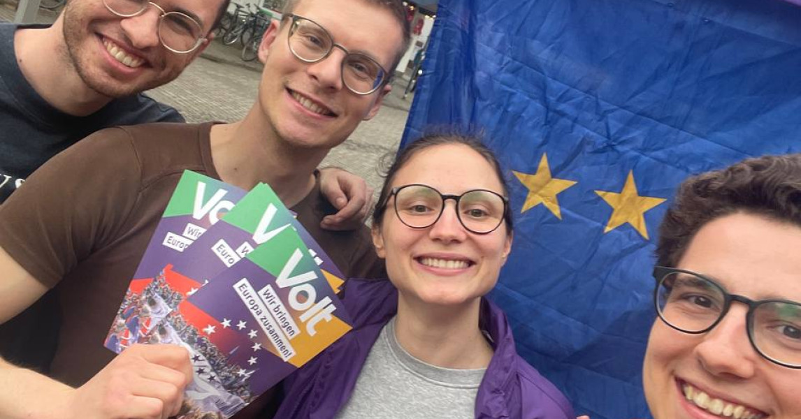 Infostand zur Bundestagswahl 2025 | Weißer Turm – Volt Deutschland